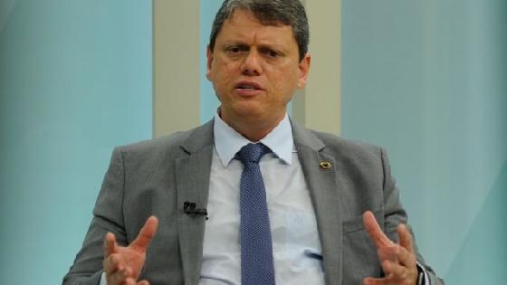 Tarcísio precisou sair escoltado de reunião com bancada do PL | BRADO ...